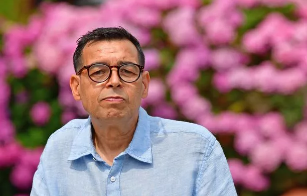 Murió Jake Abraham, famoso actor británico que produjo un documental ...
